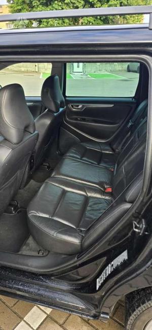Black Volvo V70 2006 in Vilnius, with an engine capacity of 2.40 L and mileage of 313 thousand km for 2550 €, photo 13 on AUTOMOTO.COM.LV