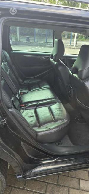 Black Volvo V70 2006 in Vilnius, with an engine capacity of 2.40 L and mileage of 313 thousand km for 2550 €, photo 14 on AUTOMOTO.COM.LV