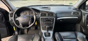 Black Volvo V70 2006 in Vilnius, with an engine capacity of 2.40 L and mileage of 313 thousand km for 2550 €, photo 15 on AUTOMOTO.COM.LV