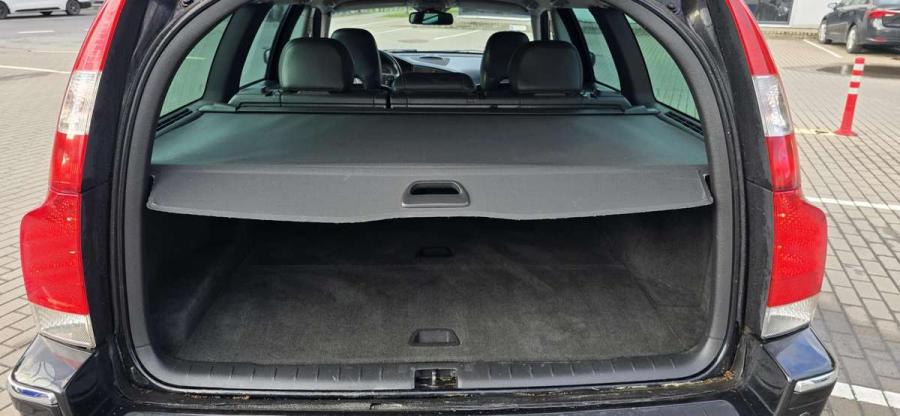 Black Volvo V70 2006 in Vilnius, with an engine capacity of 2.40 L and mileage of 313 thousand km for 2550 €, photo 18 on AUTOMOTO.COM.LV