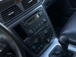 Black Volvo V70 2006 in Riga, with an engine capacity of 2.40 L and mileage of 263 thousand km for 4000 €, photo 12 on AUTOMOTO.COM.LV