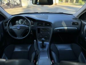 Black Volvo V70 2006 in Riga, with an engine capacity of 2.40 L and mileage of 263 thousand km for 4000 €, photo 18 on AUTOMOTO.COM.LV