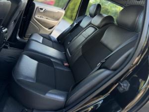 Black Volvo V70 2006 in Riga, with an engine capacity of 2.40 L and mileage of 263 thousand km for 4000 €, photo 19 on AUTOMOTO.COM.LV