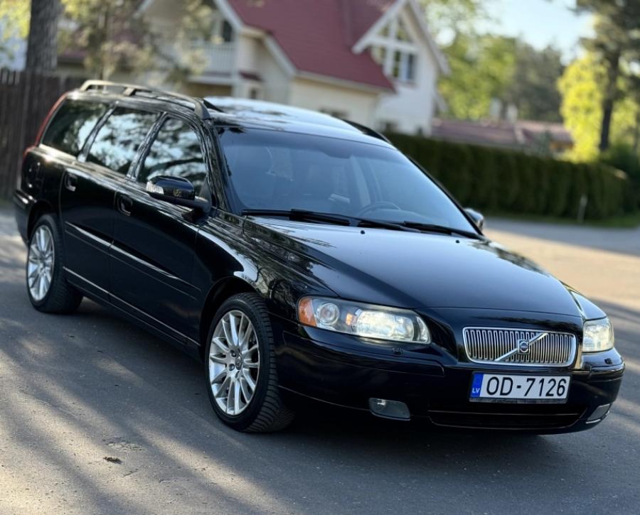 Black Volvo V70 2006 in Riga, with an engine capacity of 2.40 L and mileage of 263 thousand km for 4000 €, photo 21 on AUTOMOTO.COM.LV
