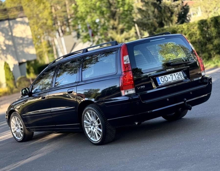 Black Volvo V70 2006 in Riga, with an engine capacity of 2.40 L and mileage of 263 thousand km for 4000 €, photo 22 on AUTOMOTO.COM.LV
