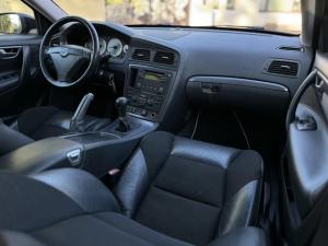 Black Volvo V70 2006 in Riga, with an engine capacity of 2.40 L and mileage of 263 thousand km for 4000 €, photo 25 on AUTOMOTO.COM.LV