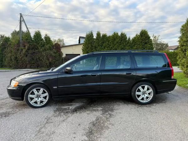 Melns Volvo V70 2006 Rīga, ar dzinēja tilpumu 2.40 L un nobraukumu 328 tūkst. km par 2480 €, foto 3 vietnē AUTOMOTO.COM.LV