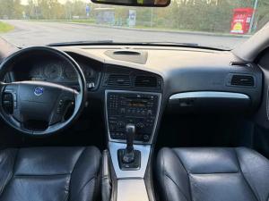 Melns Volvo V70 2006 Rīga, ar dzinēja tilpumu 2.40 L un nobraukumu 328 tūkst. km par 2480 €, foto 9 vietnē AUTOMOTO.COM.LV