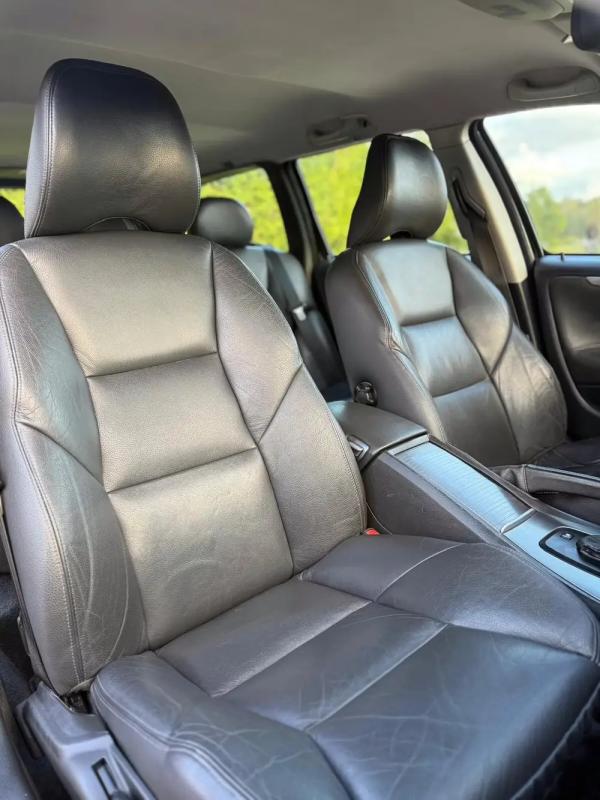 Melns Volvo V70 2006 Rīga, ar dzinēja tilpumu 2.40 L un nobraukumu 328 tūkst. km par 2480 €, foto 10 vietnē AUTOMOTO.COM.LV