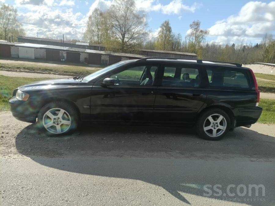Black Volvo V70 2006 in Jekabpils, with an engine capacity of 2.40 L and mileage of 300 thousand km for 1800 €, photo 3 on AUTOMOTO.COM.LV