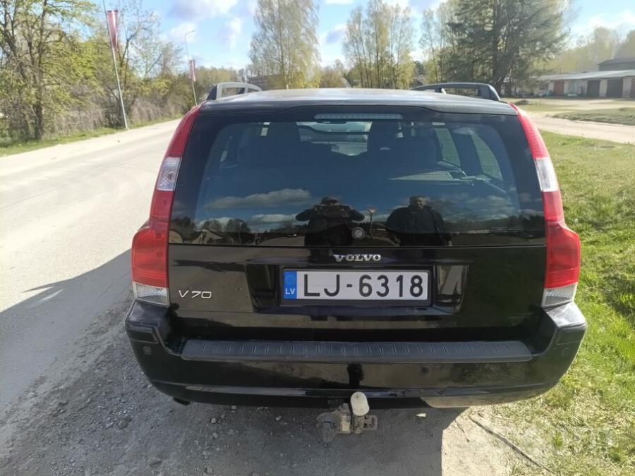 Black Volvo V70 2006 in Jekabpils, with an engine capacity of 2.40 L and mileage of 300 thousand km for 1800 €, photo 4 on AUTOMOTO.COM.LV