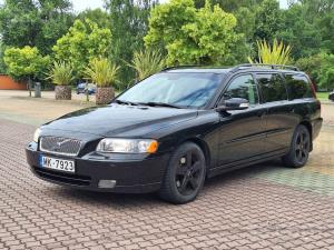 Black Volvo V70 2006 in Ventspils, with an engine capacity of 2.40 L and mileage of 0 thousand km for 800 €, photo  on AUTOMOTO.COM.LV