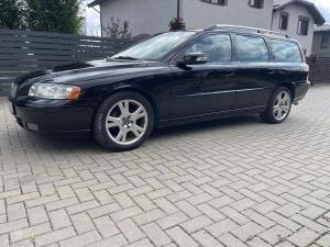 Black Volvo V70 2006 in Vilnius, with an engine capacity of 2.40 L and mileage of 299 thousand km for 2650 €, photo  on AUTOMOTO.COM.LV