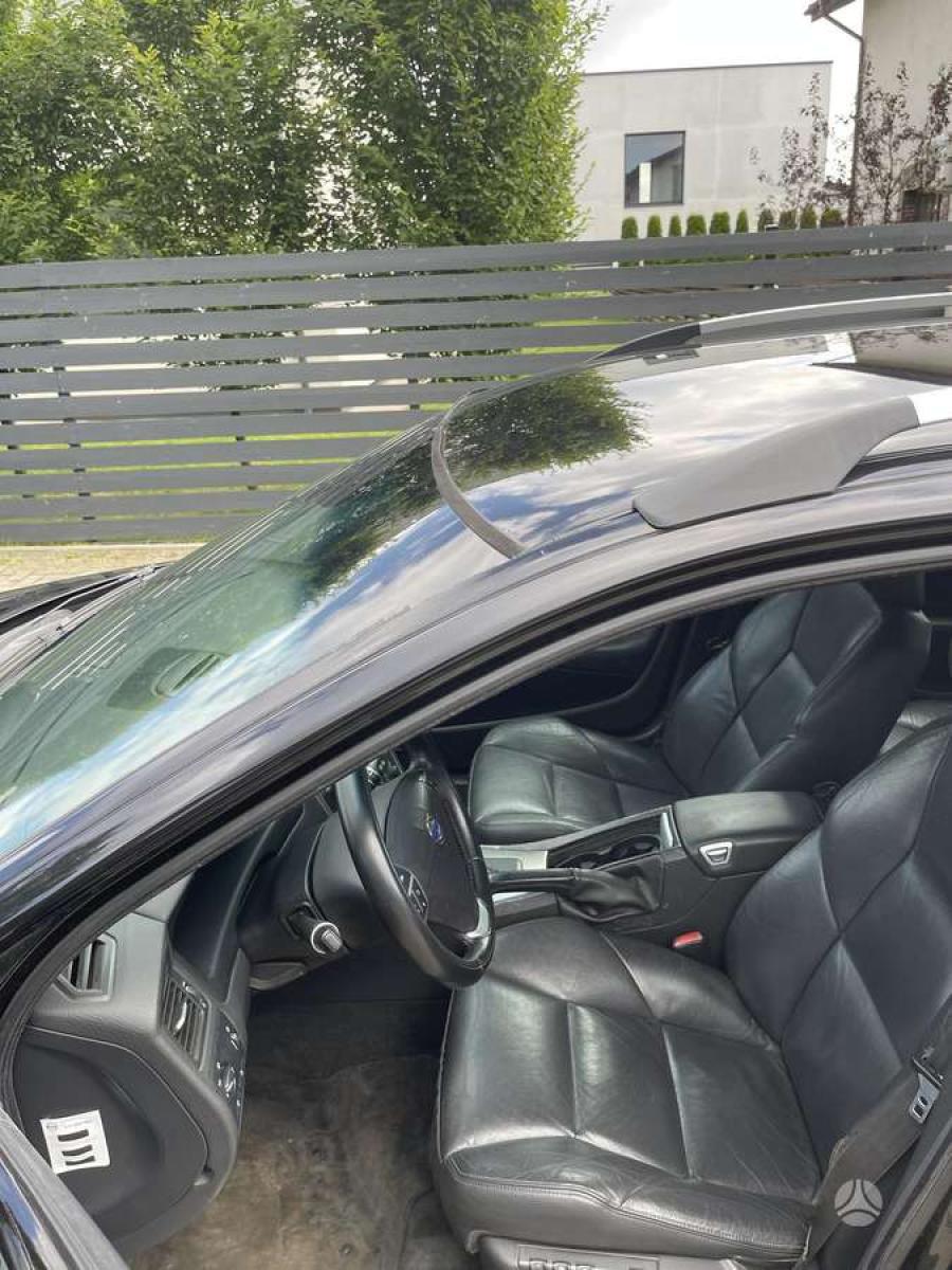 Черный Вольво В70 2006 в Вильнюс, объемом двигателя 2.40 л и пробегом 299 тыс. км за 2650 €, фото 10 на AUTOMOTO.COM.LV