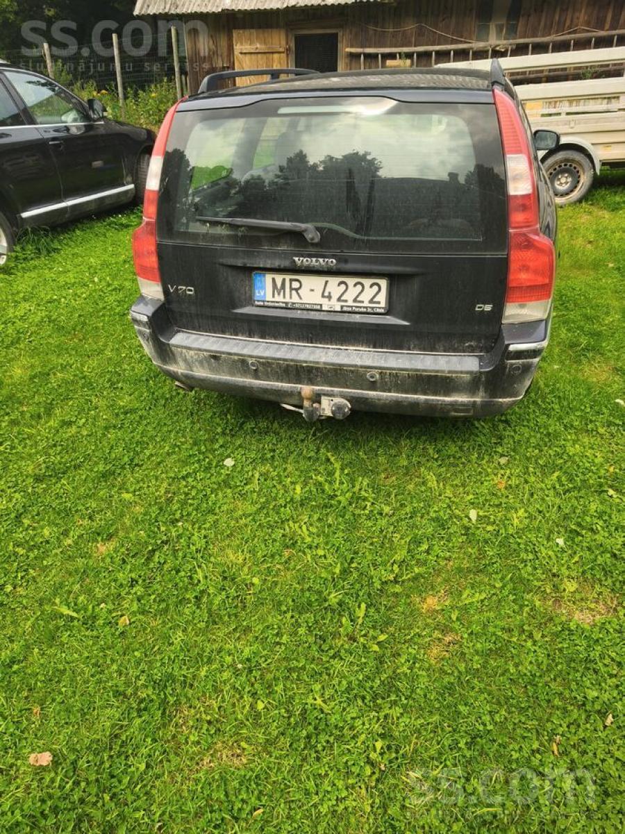 Melns Volvo V70 2006 Valka, ar dzinēja tilpumu 2.40 L un nobraukumu 412 tūkst. km par 1800 €, foto 1 vietnē AUTOMOTO.COM.LV