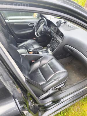 Melns Volvo V70 2006 Valka, ar dzinēja tilpumu 2.40 L un nobraukumu 412 tūkst. km par 1800 €, foto 4 vietnē AUTOMOTO.COM.LV
