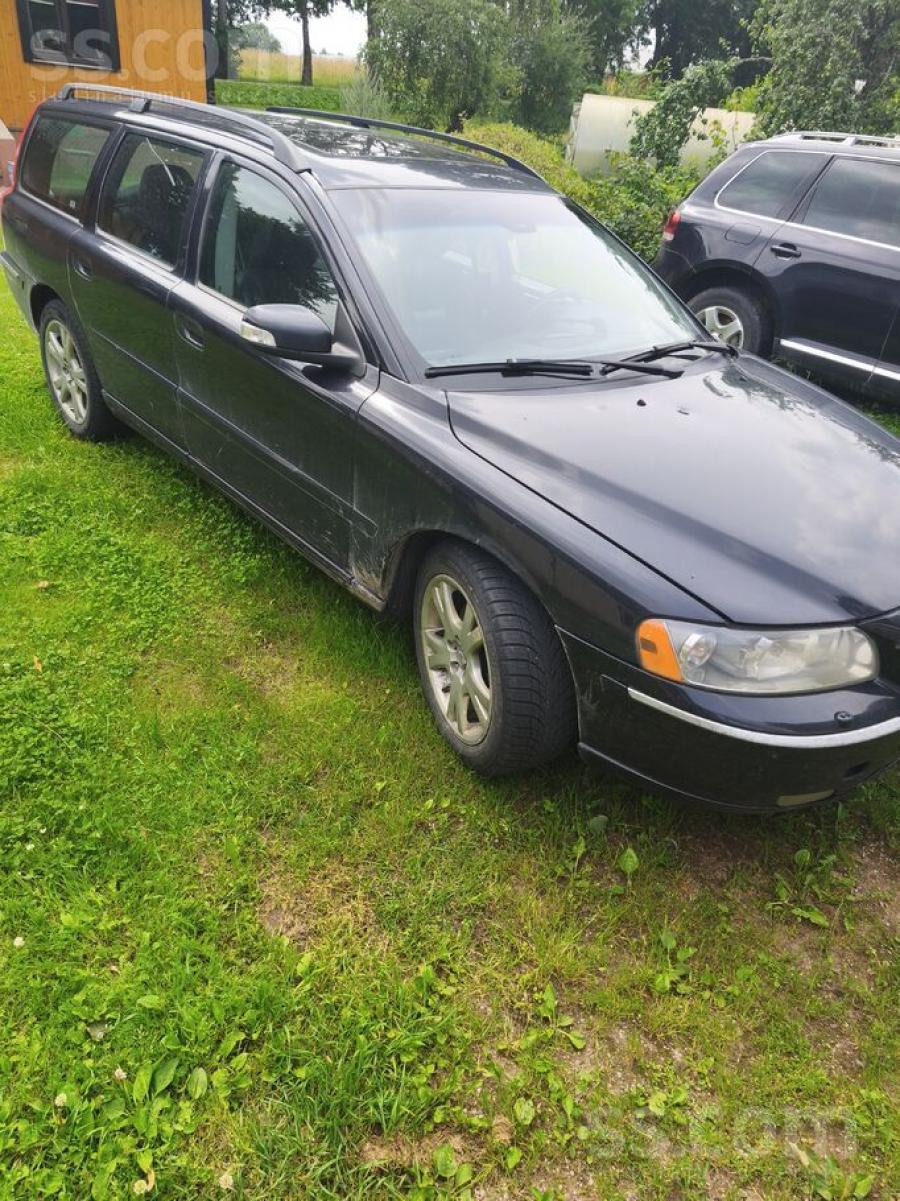 Melns Volvo V70 2006 Valka, ar dzinēja tilpumu 2.40 L un nobraukumu 412 tūkst. km par 1800 €, foto 6 vietnē AUTOMOTO.COM.LV