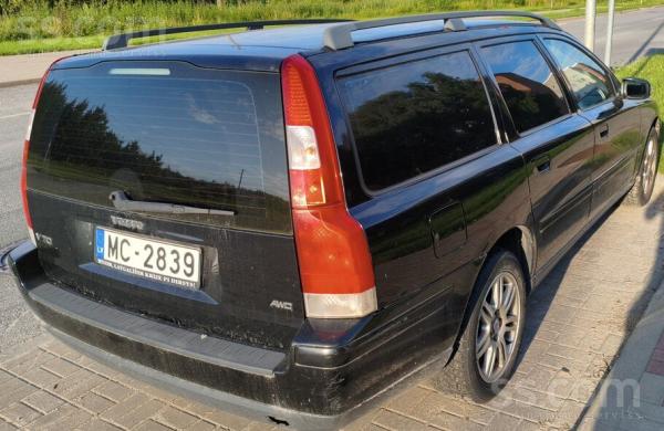 Black Volvo V70 2006 in Rezekne, with an engine capacity of 2.40 L and mileage of 308 thousand km for 1550 €, photo 7 on AUTOMOTO.COM.LV