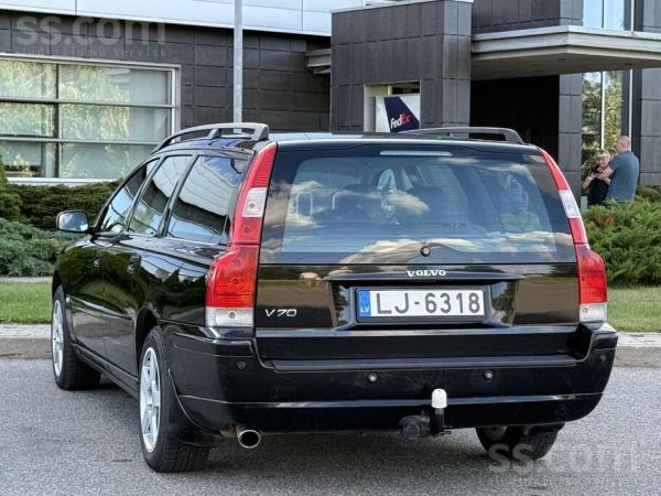 Melns Volvo V70 2006 Rīga, ar dzinēja tilpumu 2.40 L un nobraukumu 298 tūkst. km par 2450 €, foto 3 vietnē AUTOMOTO.COM.LV