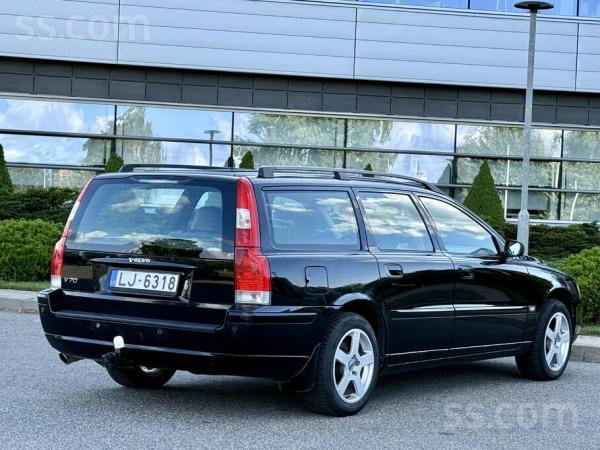 Melns Volvo V70 2006 Rīga, ar dzinēja tilpumu 2.40 L un nobraukumu 298 tūkst. km par 2450 €, foto 8 vietnē AUTOMOTO.COM.LV