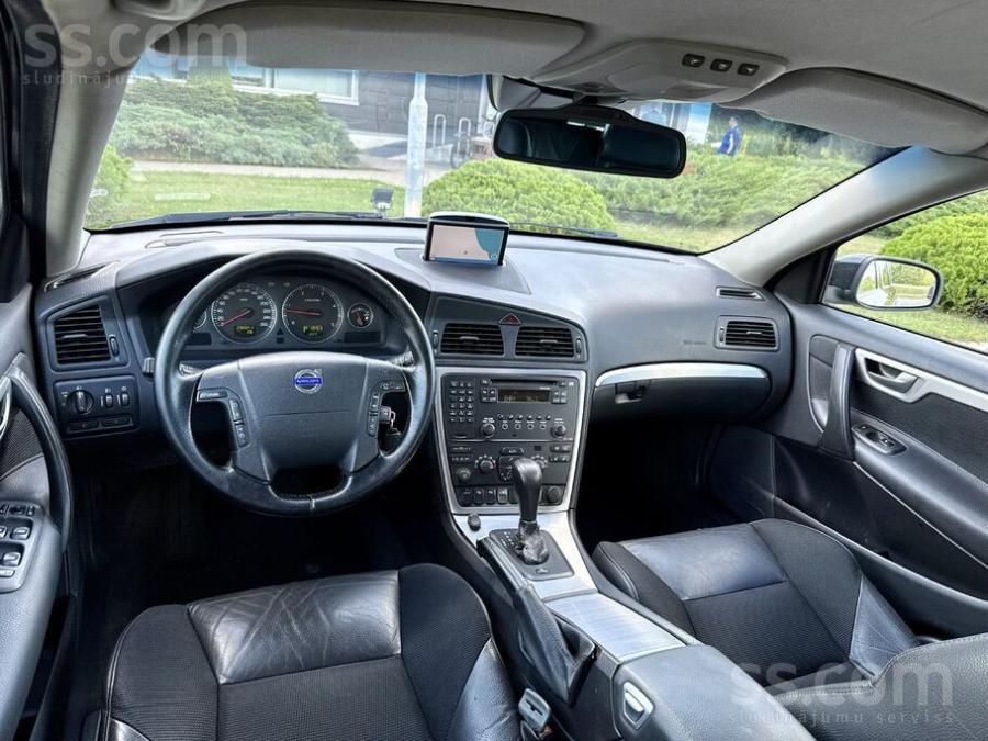 Melns Volvo V70 2006 Rīga, ar dzinēja tilpumu 2.40 L un nobraukumu 298 tūkst. km par 2450 €, foto 10 vietnē AUTOMOTO.COM.LV
