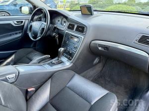 Melns Volvo V70 2006 Rīga, ar dzinēja tilpumu 2.40 L un nobraukumu 298 tūkst. km par 2450 €, foto 15 vietnē AUTOMOTO.COM.LV