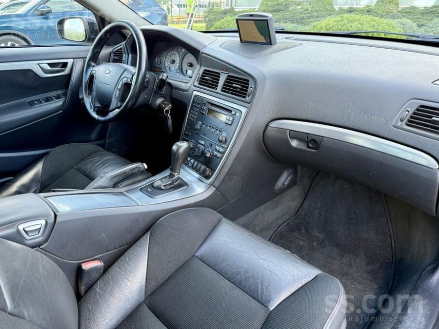 Melns Volvo V70 2006 Rīga, ar dzinēja tilpumu 2.40 L un nobraukumu 298 tūkst. km par 2450 €, foto 15 vietnē AUTOMOTO.COM.LV