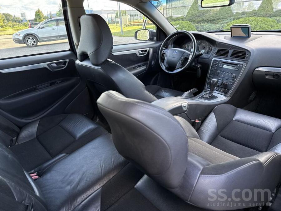Melns Volvo V70 2006 Rīga, ar dzinēja tilpumu 2.40 L un nobraukumu 298 tūkst. km par 2450 €, foto 16 vietnē AUTOMOTO.COM.LV