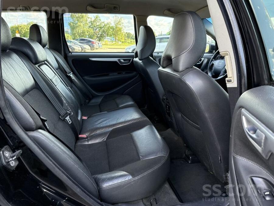 Melns Volvo V70 2006 Rīga, ar dzinēja tilpumu 2.40 L un nobraukumu 298 tūkst. km par 2450 €, foto 17 vietnē AUTOMOTO.COM.LV