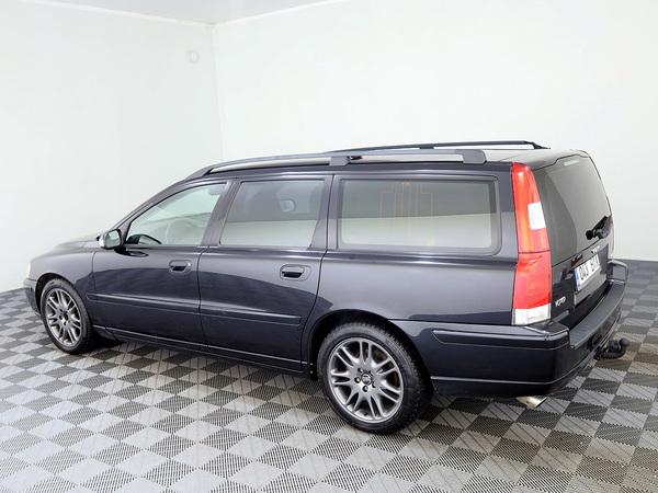 Melns Volvo V70 2006 Tallina, ar dzinēja tilpumu 2.40 L un nobraukumu 329 tūkst. km par 2499 €, foto 4 vietnē AUTOMOTO.COM.LV