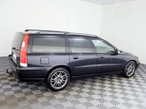 Melns Volvo V70 2006 Tallina, ar dzinēja tilpumu 2.40 L un nobraukumu 329 tūkst. km par 2499 €, foto 11 vietnē AUTOMOTO.COM.LV
