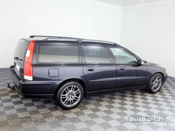 Melns Volvo V70 2006 Tallina, ar dzinēja tilpumu 2.40 L un nobraukumu 329 tūkst. km par 2499 €, foto 3 vietnē AUTOMOTO.COM.LV