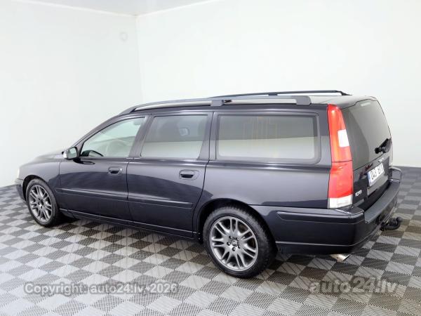 Черный Вольво В70 2006 в Таллин, объемом двигателя 2.40 л и пробегом 329 тыс. км за 2499 €, фото 4 на AUTOMOTO.COM.LV