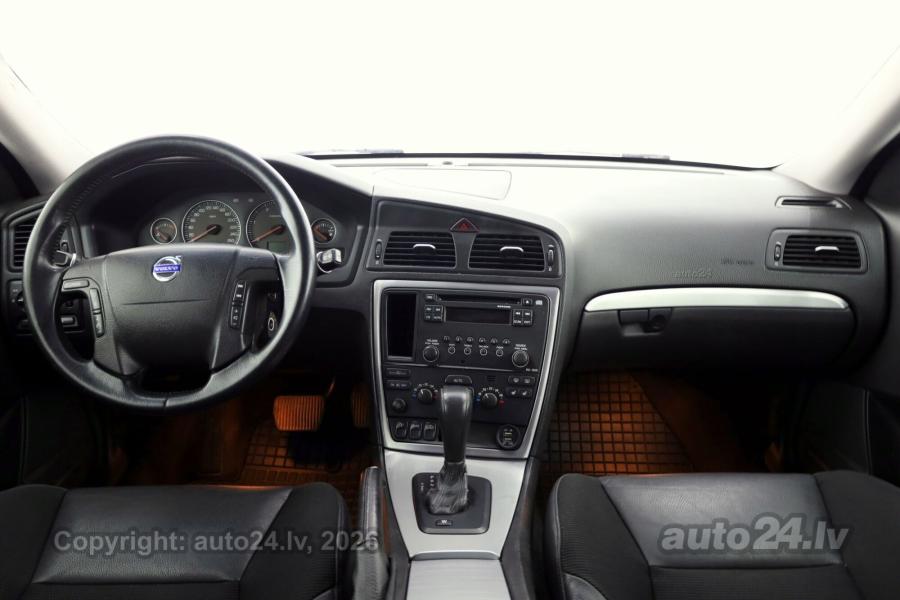 Melns Volvo V70 2006 Tallina, ar dzinēja tilpumu 2.40 L un nobraukumu 329 tūkst. km par 2499 €, foto 6 vietnē AUTOMOTO.COM.LV