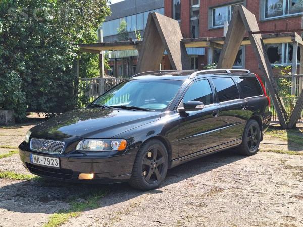 Черный Вольво В70 2006 в Вентспилс, объемом двигателя 2.40 л и пробегом 374 тыс. км за 1600 €, фото 2 на AUTOMOTO.COM.LV