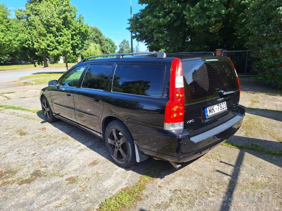 Melns Volvo V70 2006 Ventspils, ar dzinēja tilpumu 2.40 L un nobraukumu 374 tūkst. km par 1600 €, foto 5 vietnē AUTOMOTO.COM.LV