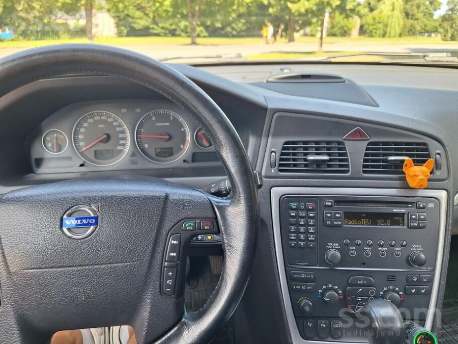 Melns Volvo V70 2006 Ventspils, ar dzinēja tilpumu 2.40 L un nobraukumu 374 tūkst. km par 1600 €, foto 7 vietnē AUTOMOTO.COM.LV