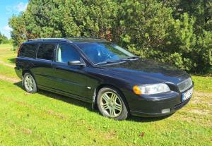 Black Volvo V70 2006 in Liepaja, with an engine capacity of 2.40 L and mileage of 491 thousand km for 2200 €, photo  on AUTOMOTO.COM.LV
