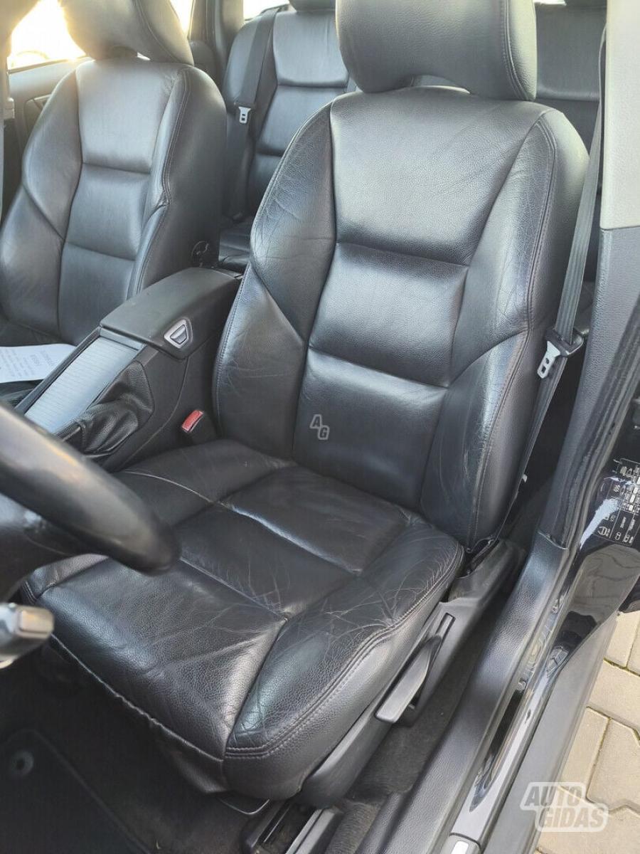 Melns Volvo V70 2006 Viļņa, ar dzinēja tilpumu 2.40 L un nobraukumu 335 tūkst. km par 2750 €, foto 15 vietnē AUTOMOTO.COM.LV