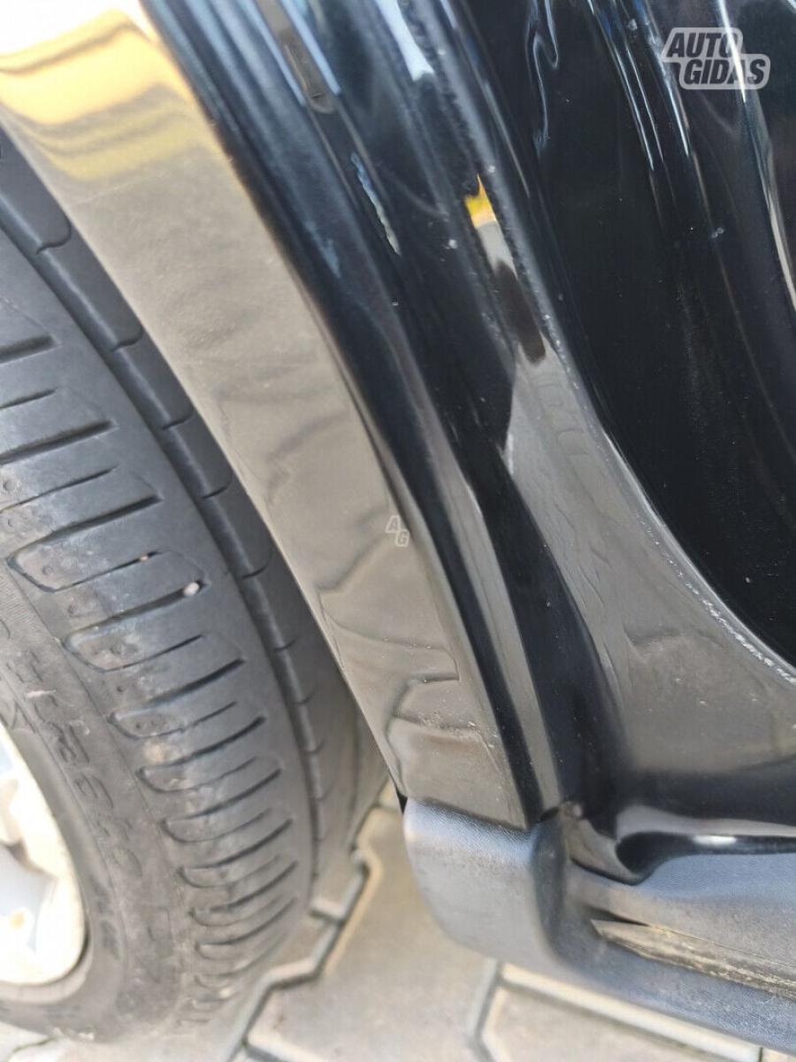 Melns Volvo V70 2006 Viļņa, ar dzinēja tilpumu 2.40 L un nobraukumu 335 tūkst. km par 2750 €, foto 18 vietnē AUTOMOTO.COM.LV