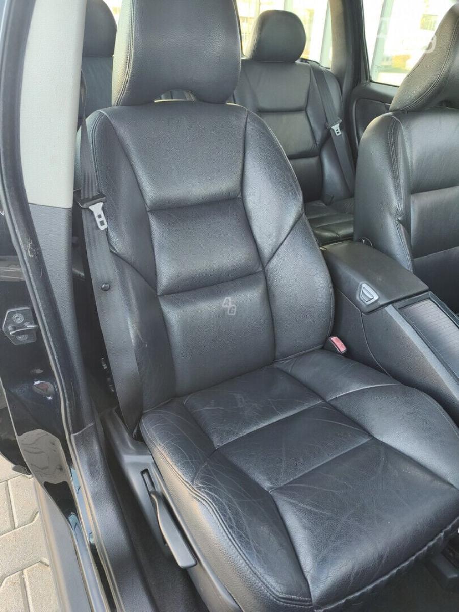 Melns Volvo V70 2006 Viļņa, ar dzinēja tilpumu 2.40 L un nobraukumu 335 tūkst. km par 2750 €, foto 20 vietnē AUTOMOTO.COM.LV