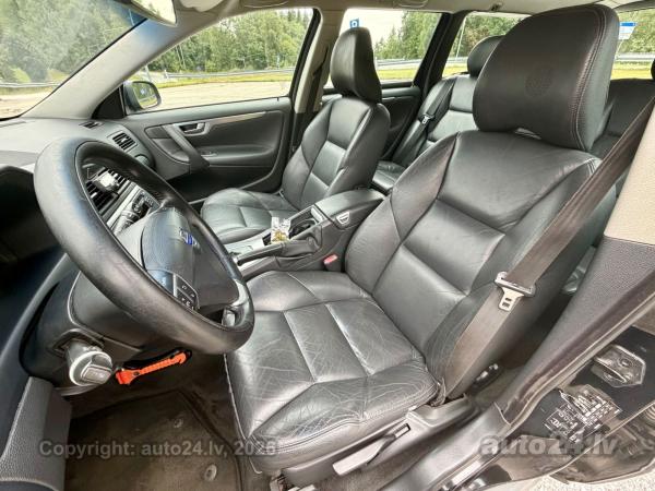 Black Volvo V70 2006 in Voru, with an engine capacity of 2.40 L and mileage of 360 thousand km for 2800 €, photo 10 on AUTOMOTO.COM.LV