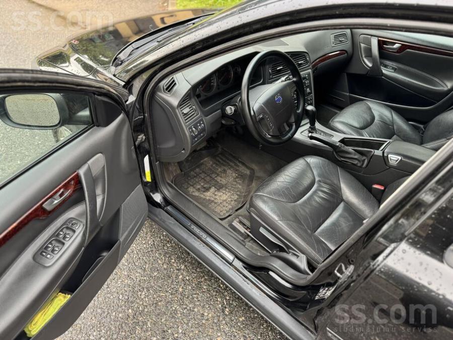 Melns Volvo V70 2006 Rēzekne, ar dzinēja tilpumu 2.40 L un nobraukumu 308 tūkst. km par 2950 €, foto 8 vietnē AUTOMOTO.COM.LV