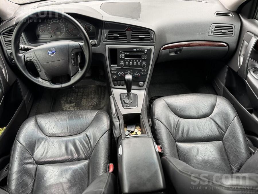 Melns Volvo V70 2006 Rēzekne, ar dzinēja tilpumu 2.40 L un nobraukumu 308 tūkst. km par 2950 €, foto 10 vietnē AUTOMOTO.COM.LV