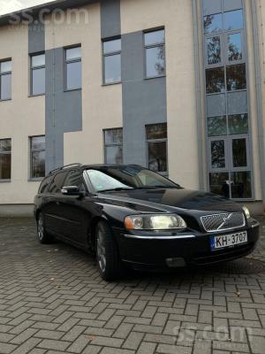 Черный Вольво В70 2006 в Рига, объемом двигателя 2.40 л и пробегом 299 тыс. км за 3150 €, фото  на AUTOMOTO.COM.LV