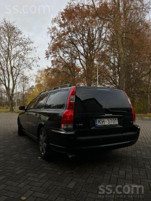 Черный Вольво В70 2006 в Рига, объемом двигателя 2.40 л и пробегом 299 тыс. км за 3150 €, фото 3 на AUTOMOTO.COM.LV