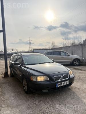 Melns Volvo V70 2006 Rēzekne, ar dzinēja tilpumu 2.40 L un nobraukumu 367 tūkst. km par 550 €, foto  vietnē AUTOMOTO.COM.LV