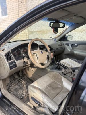 Melns Volvo V70 2006 Rēzekne, ar dzinēja tilpumu 2.40 L un nobraukumu 367 tūkst. km par 550 €, foto 5 vietnē AUTOMOTO.COM.LV