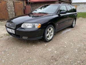 Black Volvo V70 2006 in Vilnius, with an engine capacity of 2.40 L and mileage of 251 thousand km for 1550 €, photo 4 on AUTOMOTO.COM.LV