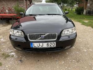 Black Volvo V70 2006 in Vilnius, with an engine capacity of 2.40 L and mileage of 251 thousand km for 1550 €, photo 5 on AUTOMOTO.COM.LV